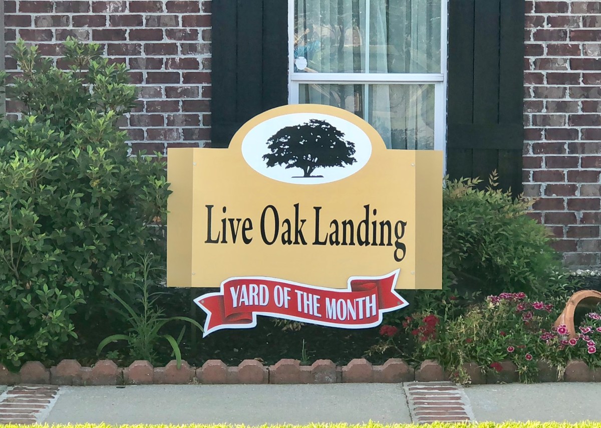 Yard of the Month – Live Oak Landing HOA